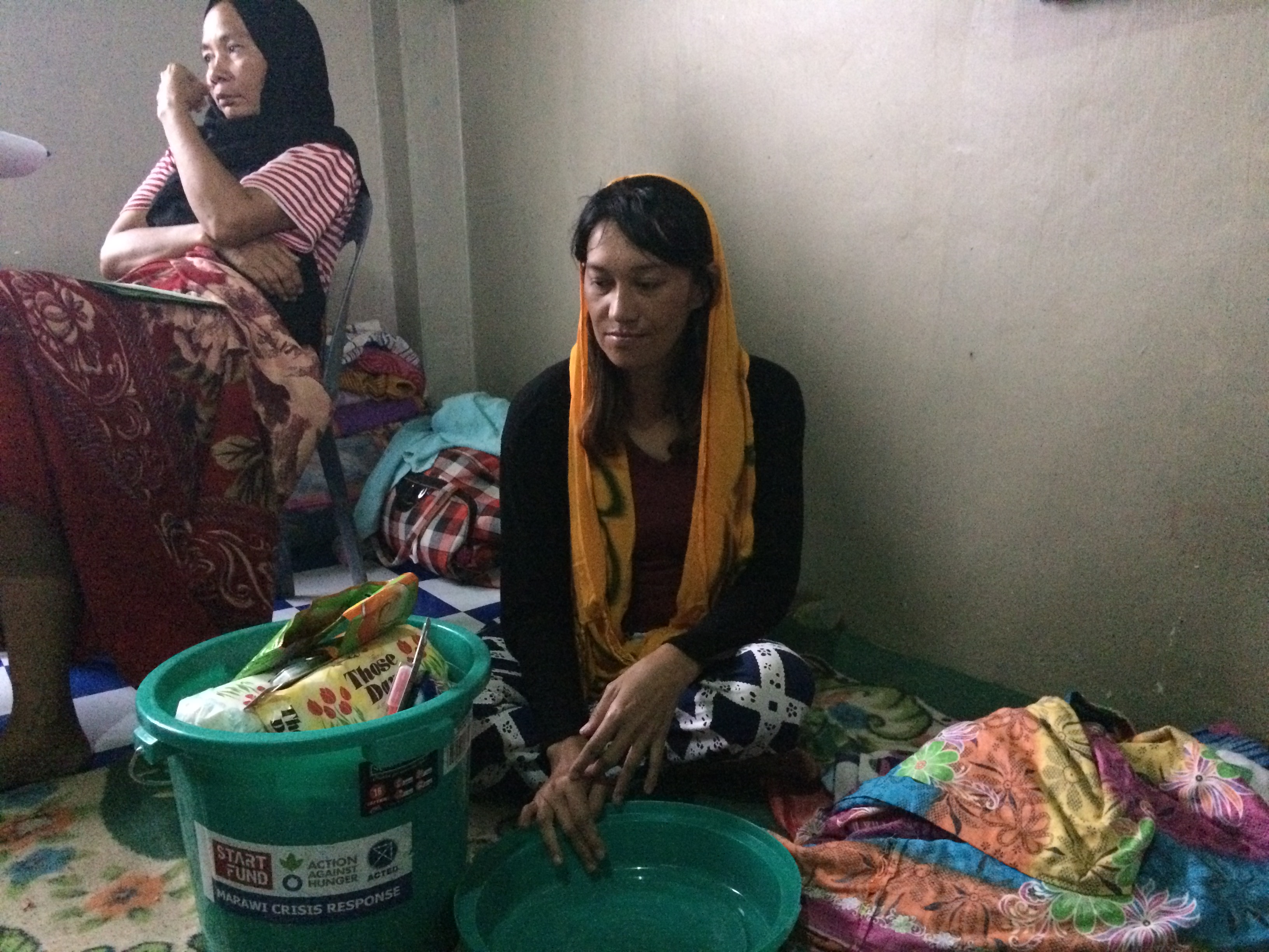 Marawi crisis - A young mother displaced with 6 children - Acted